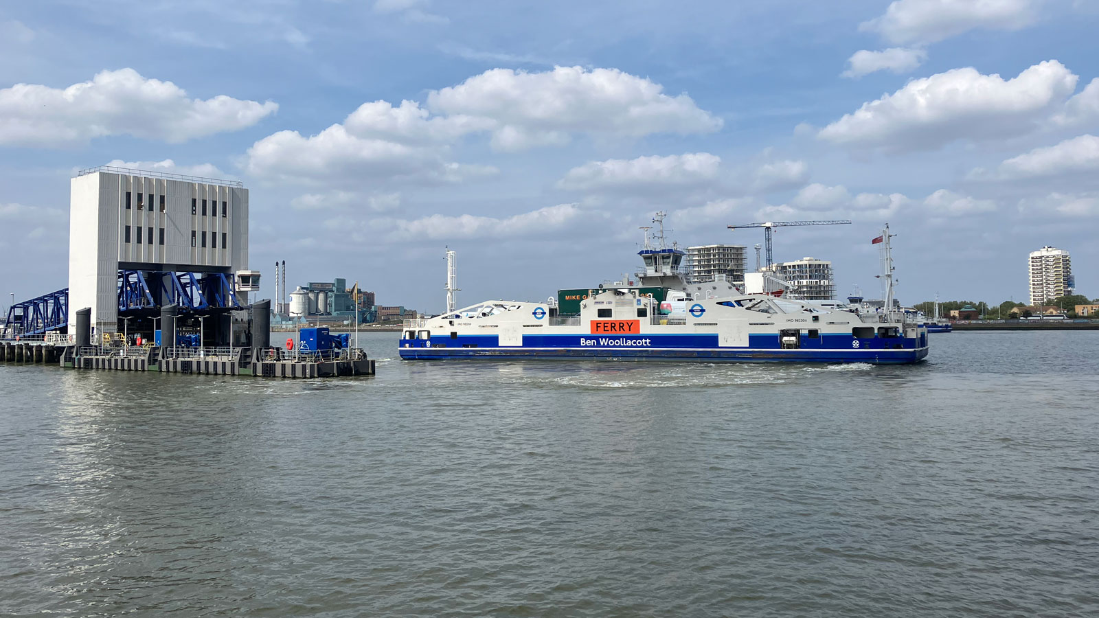 Woolwich Ferry traffic soars after Blackwall and Silvertown tunnels ...